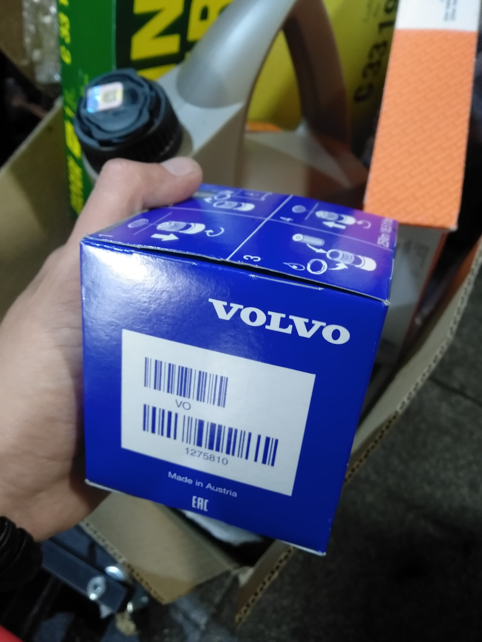 Чистка системы вентиляции картерных газов (ВКГ) Volvo XC90 и замена ...