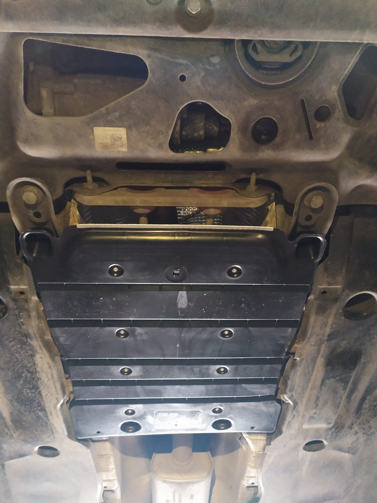 Установка пыльников/облицовки днища — Skoda Octavia A8 Mk4, 1,4 л, 2021 ...