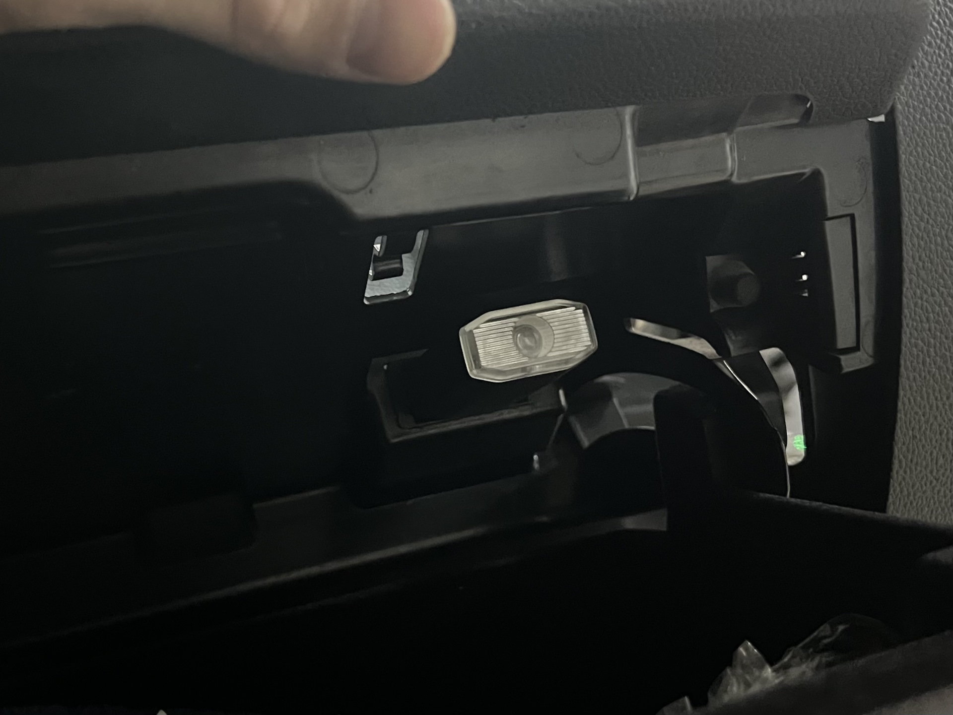 136] Переносная лампа (SZF4A) — BMW 1 series (E81/E87), 3 л, 2007 года ...