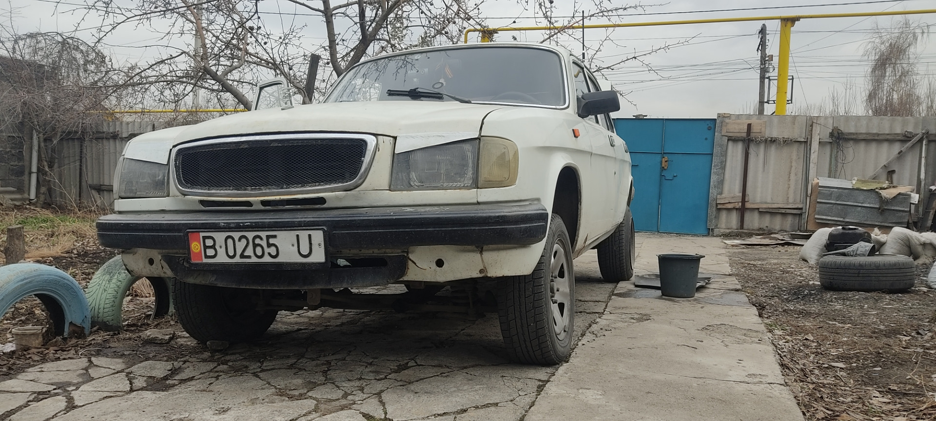 Замена радиаторной рещетки — ГАЗ 3110, 2,4 л, 1998 года | аксессуары | DRIVE2