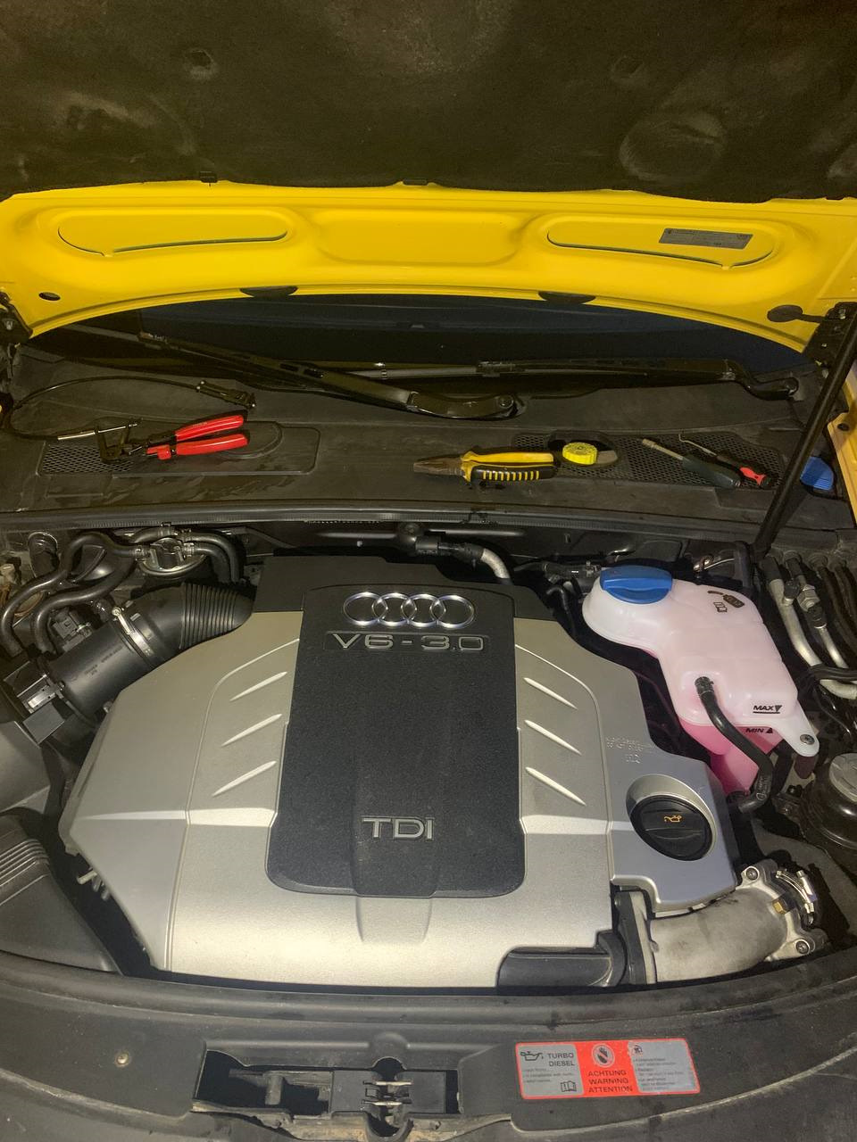 Мокрые дела — замена расширительного бачка ОЖ — Audi A6 Avant (C6), 3 л ...