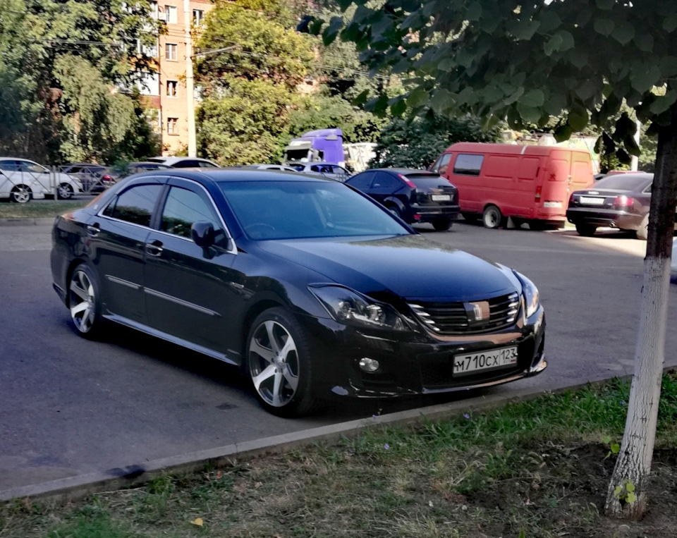 Установил диски Venerdi cl 106 R19. — Toyota Crown Hybrid, 3,5 л, 2009 ...