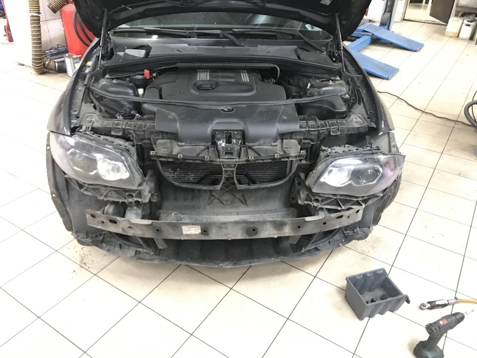 Кронштейны фар или защелки бампера — BMW 1 series (E81/E87), 2 л, 2005 ...