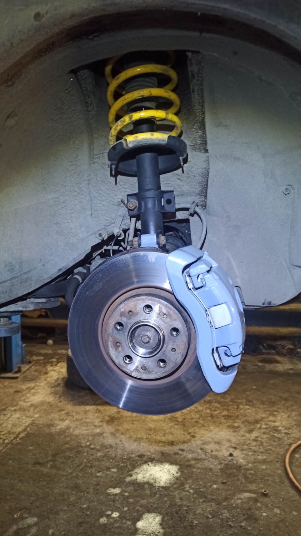 То, тормоза от 90ка, подвеска, ступицы — Volvo XC70 II, 2,5 л, 2005 ...