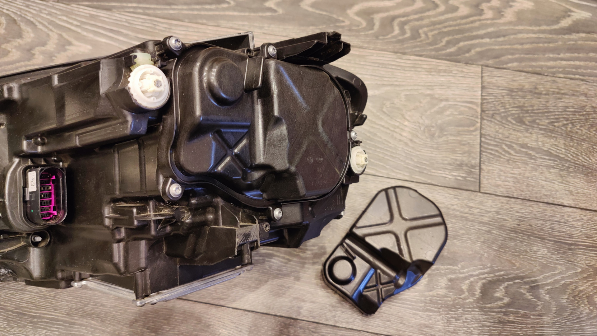 Замена моторчика AFS и снятие диодного модуля ближнего света на Full ...