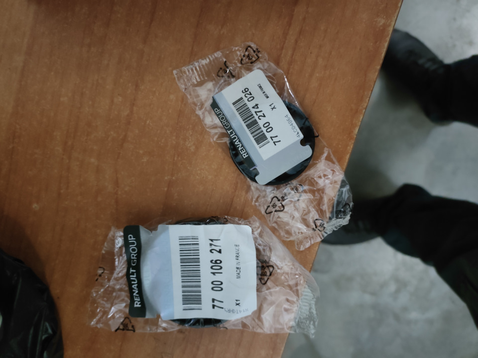 Грм, ремень и ролиик генератора. — Renault Fluence, 1,6 л, 2011 года ...