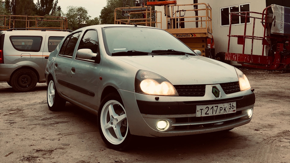 Renault Symbol 1.4 бензиновый 2002 | 1,4L 16V на DRIVE2