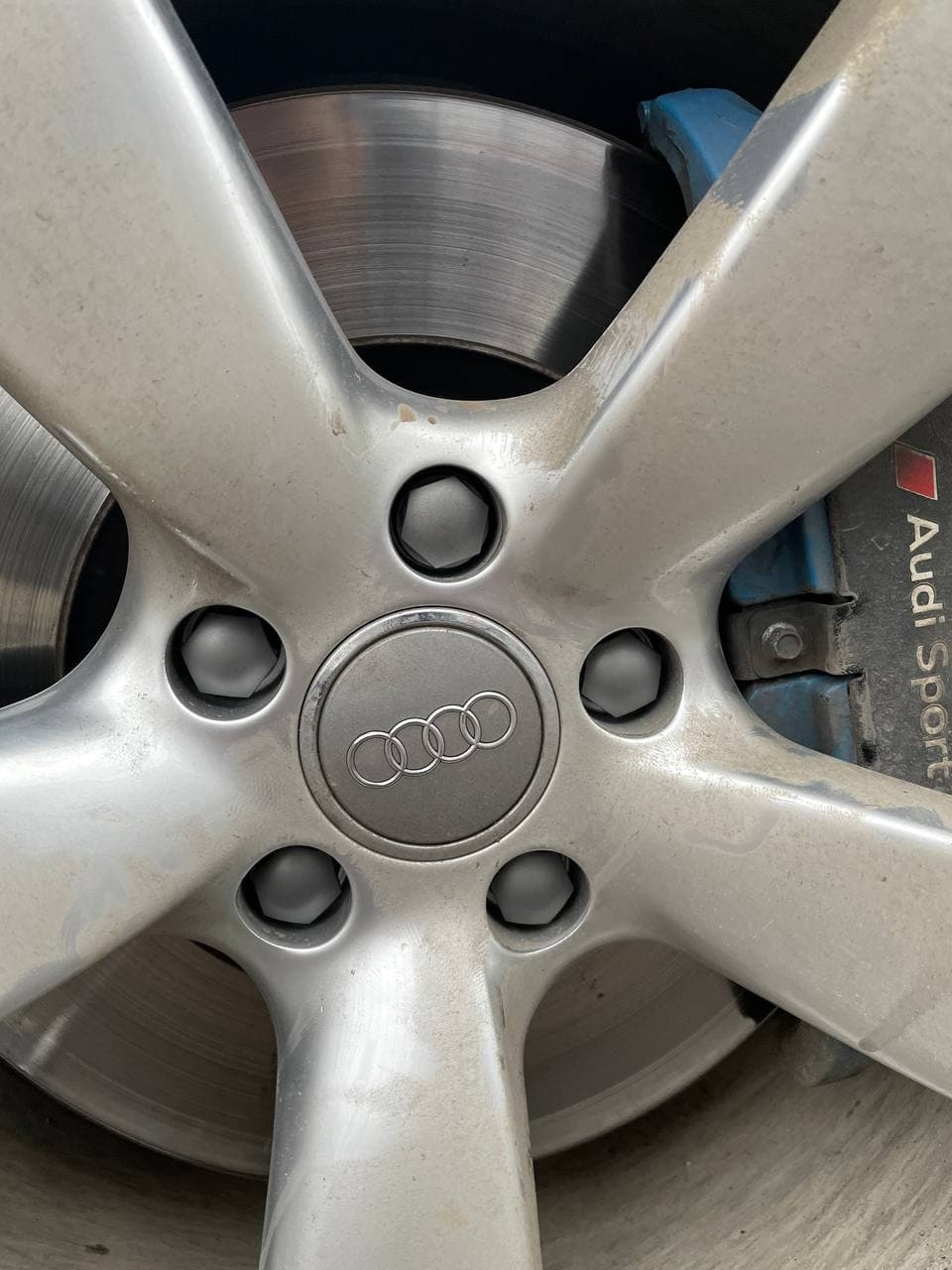 Секретки и колпачки для болтов колёс. — Audi A6 (C7), 3 л, 2011 года ...