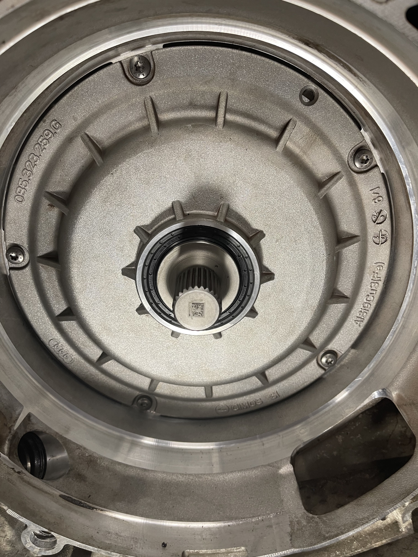 Замена сцепления и маховика — Audi A4 (B8), 2 л, 2013 года | визит на ...