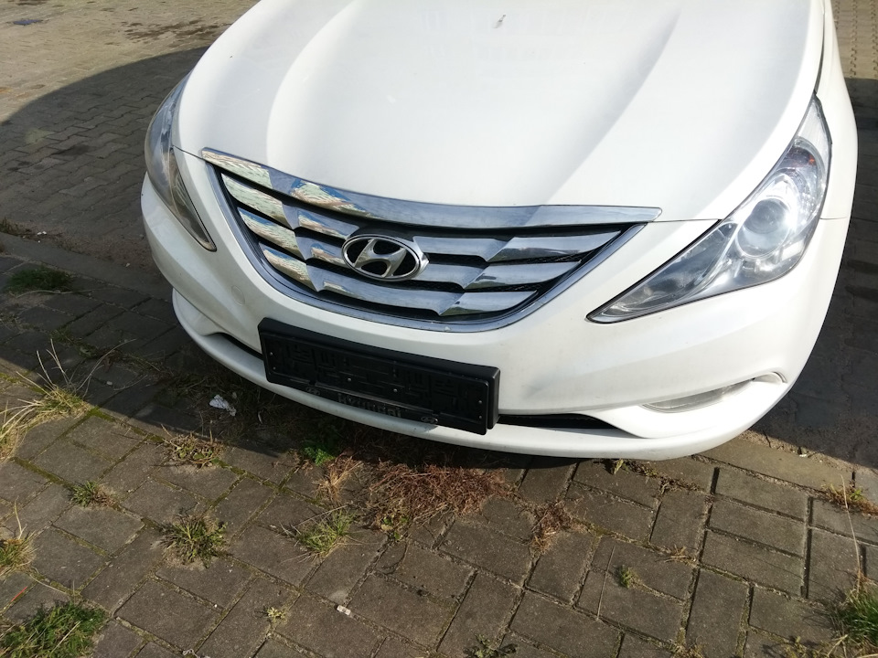 Площадка под номерной знак- УСТАНОВЛЕНО — Hyundai Sonata VI (YF), 2,4 л ...