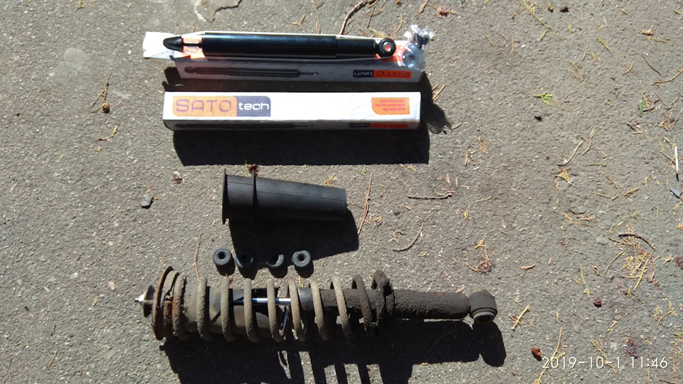 Вставки в задние амортизаторы … — ЗАЗ 1105, 1,3 л, 1993 года | тюнинг ...