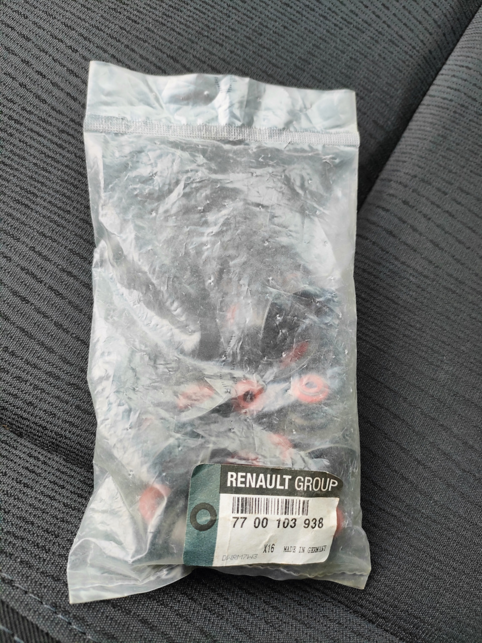 7700103938 Маслоотражательный колпачок RENAULT | Запчасти на DRIVE2