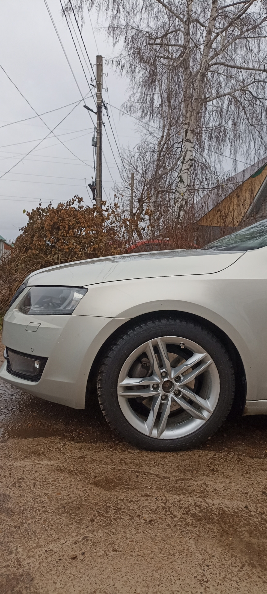 New Look R17 — Skoda Octavia A7 Mk3 1 6 л 2014 года колёсные диски