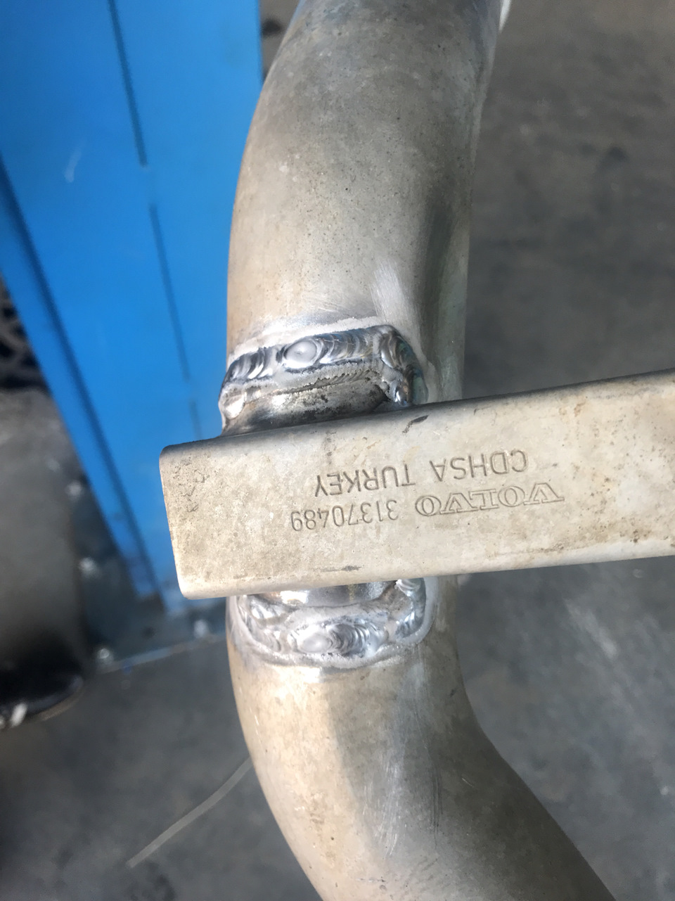 31370489 Патрубок наддува воздуха Volvo | Запчасти на DRIVE2