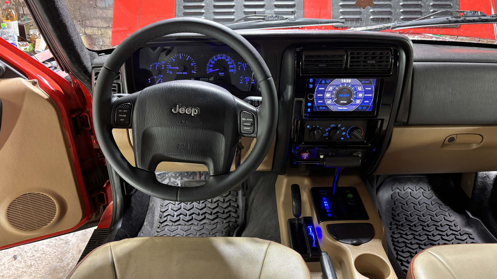 Приборка в километрах, пересвет в салоне в синий. — Jeep Cherokee (XJ), 4 л, 1989 года | своими ...