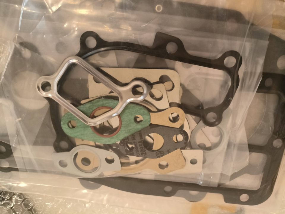 Продолжение масла в антифризе — Mazda BT-50, 2,5 л, 2011 года | своими ...