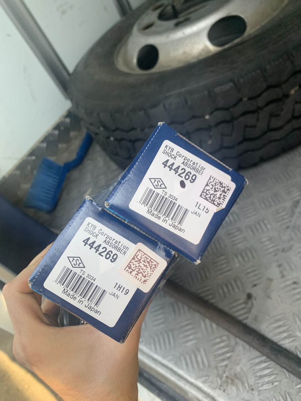 Замена амортизаторов! — Isuzu Elf, 3 л, 2015 года | плановое ТО | DRIVE2