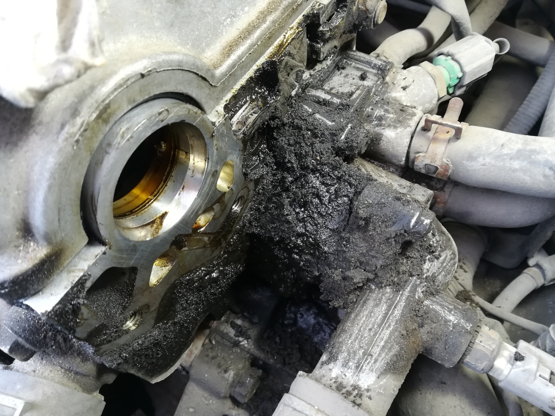 Замена кольца уплотнительного распределителя зажигания, нижнего ...