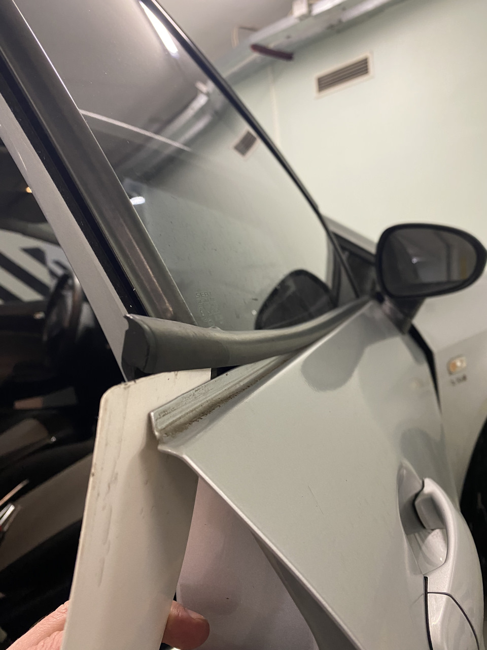 Снятие бархоток дверей — SEAT Ibiza (6J), 1,2 л, 2012 года | своими ...