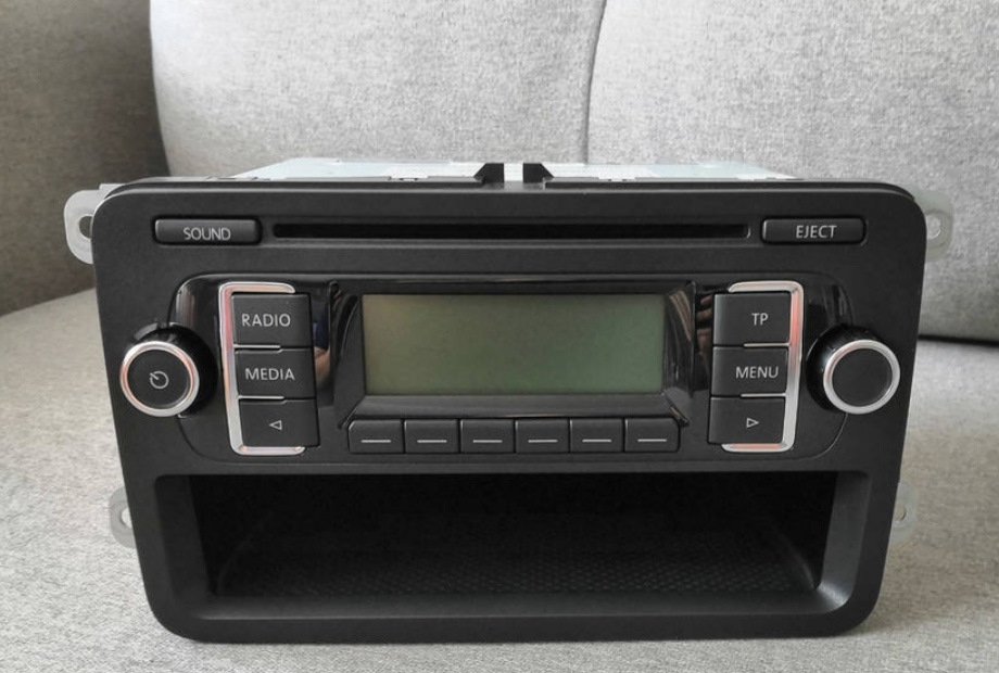 Замена магнитолы с RCD 210 на нештатную 1din — DRIVE2