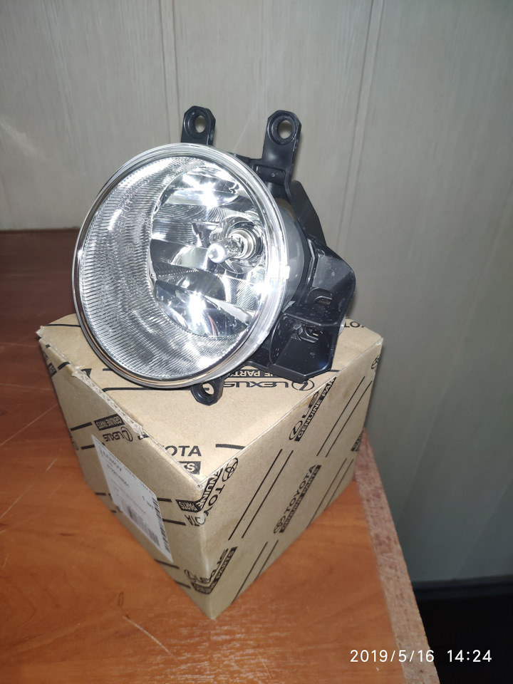 8121047010 ФАРА ПРОТИВОТУМ ЛЕВ+ПРАВ КОМПЛЕКТ+РЕШЕТКИ ХРОМ ОБОДОК RAV4 ...