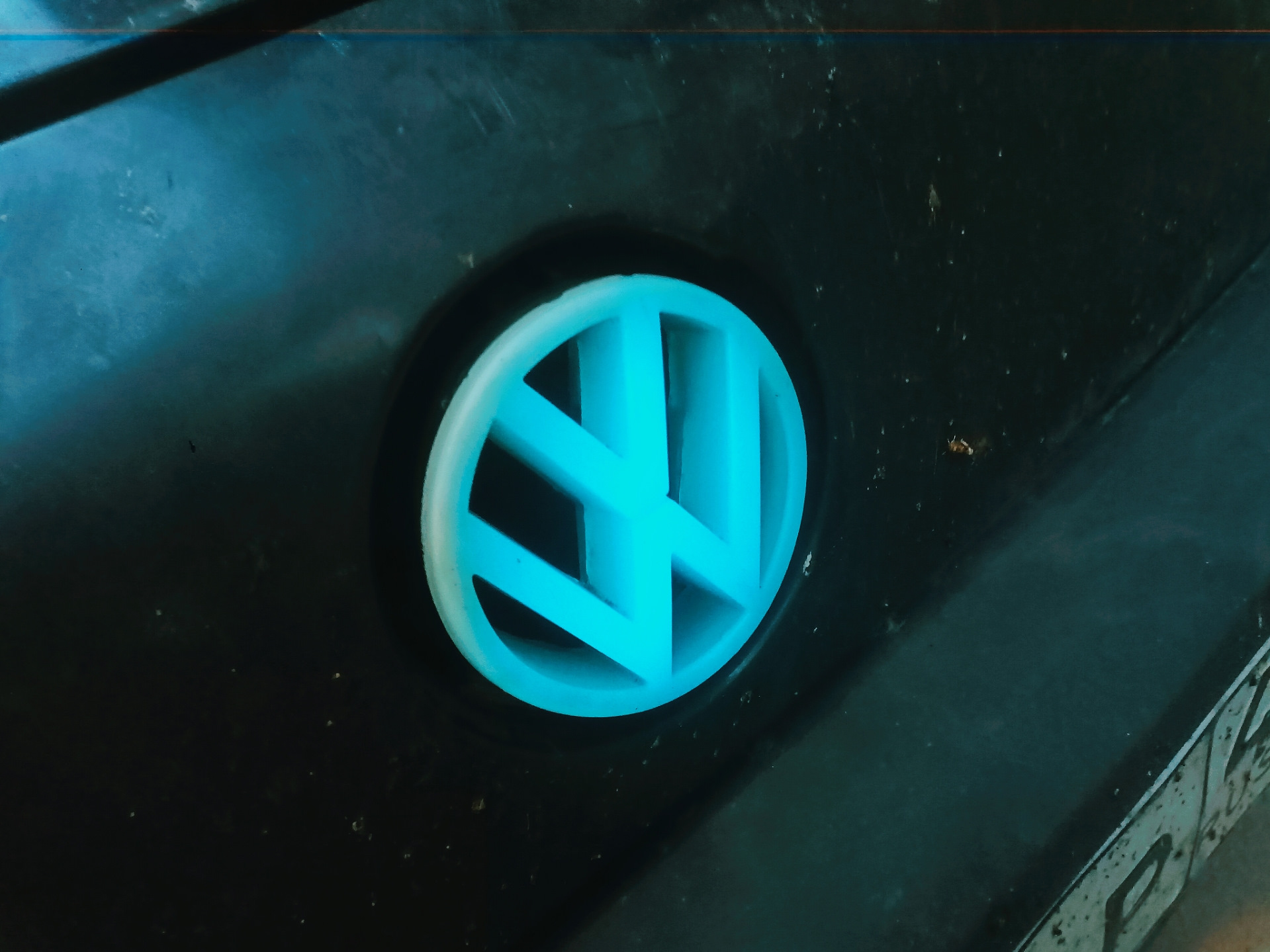 Светящаяся эмблема Volkswagen — Volkswagen Passat B3, 1,8 л, 1992 года ...