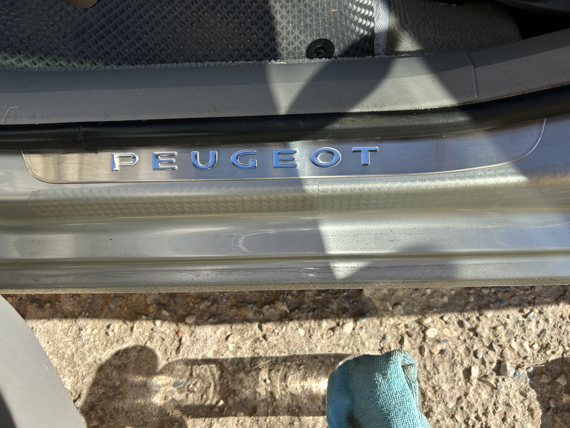 Накладки на передние пороги — Peugeot 308 (1G), 1,6 л., 2010 года ...