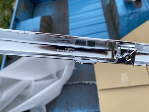 6400F026 Накладка переднего бампера центральная Mitsubishi | Запчасти ...