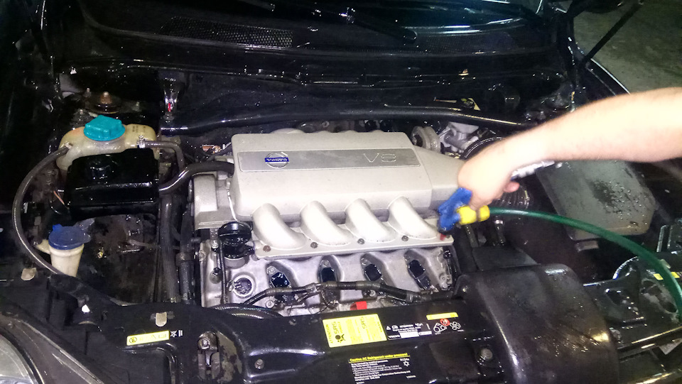 Замена прокладок клапанных крышек своими руками — Volvo XC90 (1G), 4,4 ...