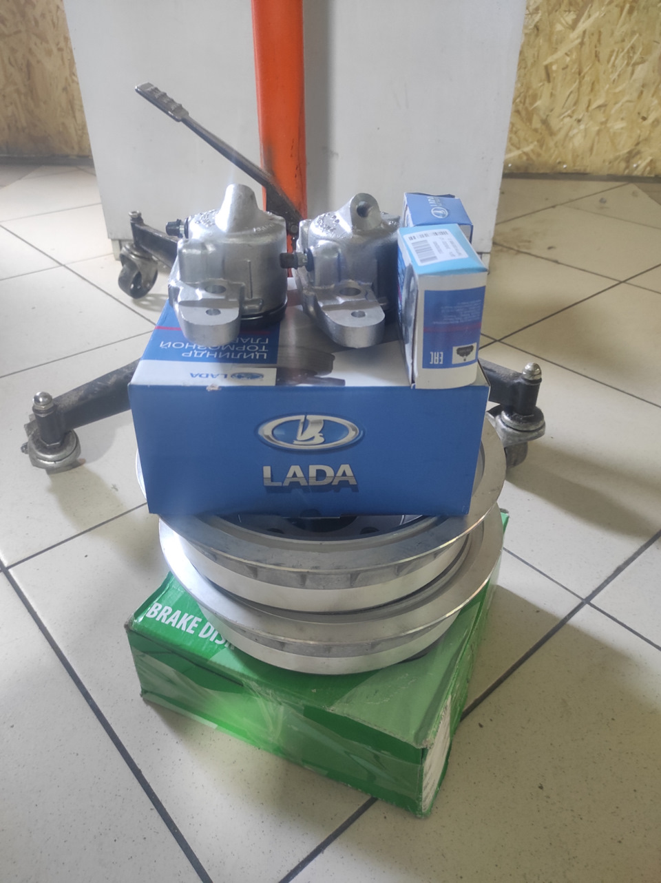 Замена тормозов — LADA 21083, 1,6 л., 1989 года | поломка | DRIVE2