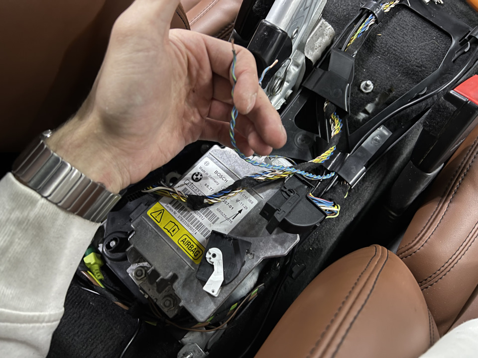 123] Система деактивации НПБ переднего пассажира (S5DAA) — BMW 1 series ...