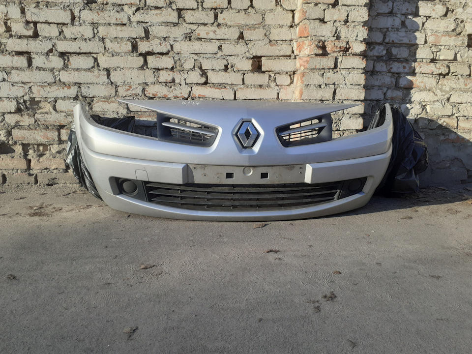 8200412379 Решетка бампера переднего центральная Рено Megane 2(Меган 2 ...