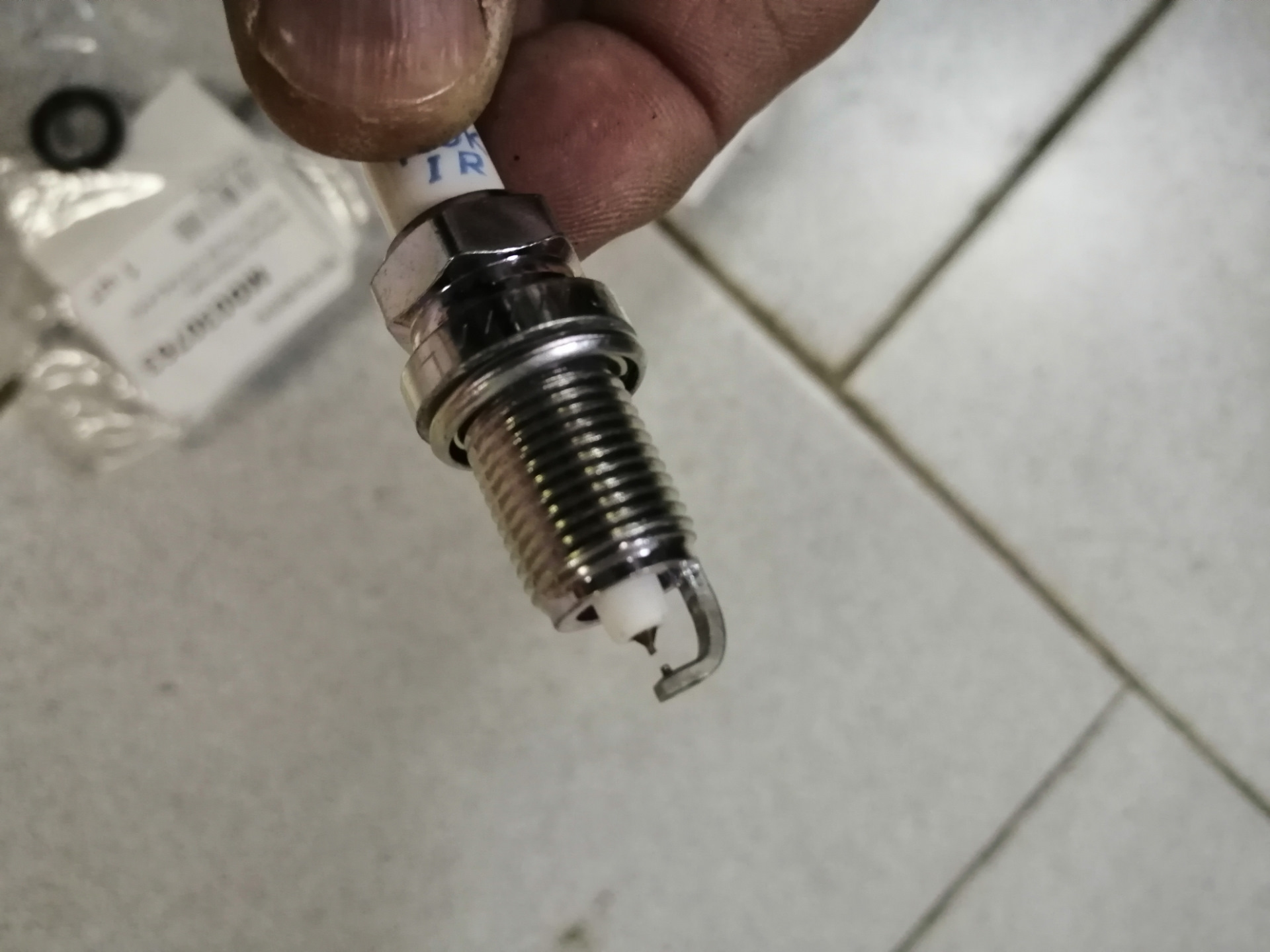 Замена свечей… — Mitsubishi Pajero (4G), 3 л, 2011 года | плановое ТО ...