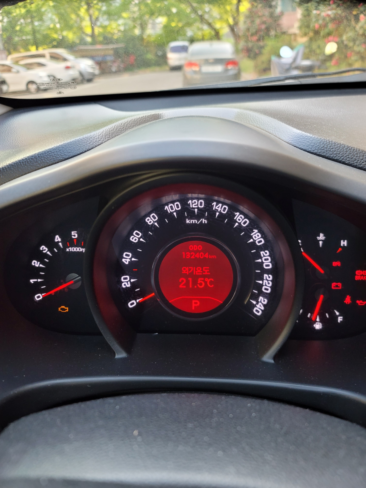 Замена аккумулятора и приводного ремня — KIA Sportage (3G), 2 л, 2012 ...