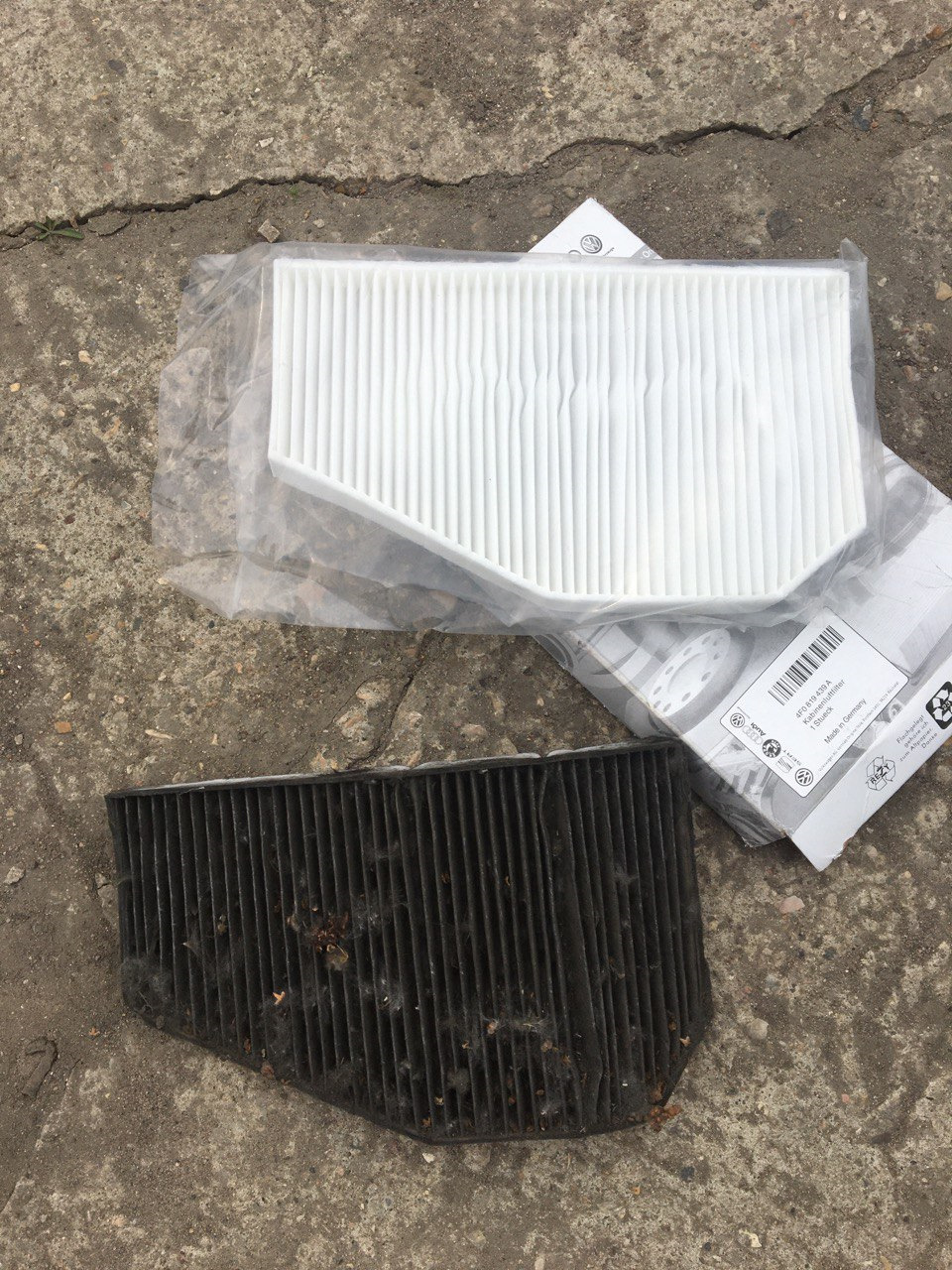 Фильтр печки под капотом — Audi Allroad (C6), 3,2 л, 2007 года | своими ...