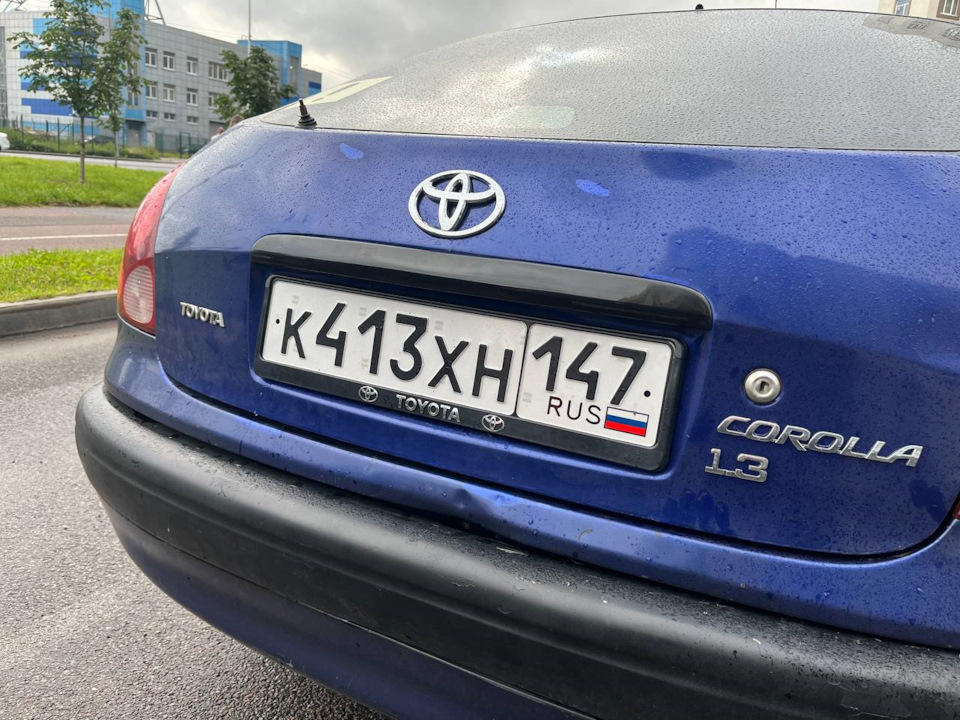 №5 Фонари заднего освещения номера и внешняя ручка крышки багажника — Toyota Corolla (110), 1,3 ...