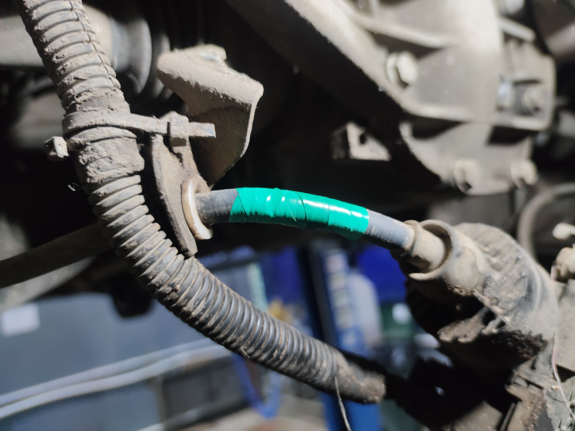 5. Замена масла в переднем и заднем редукторах — Mercedes-Benz V-Class ...