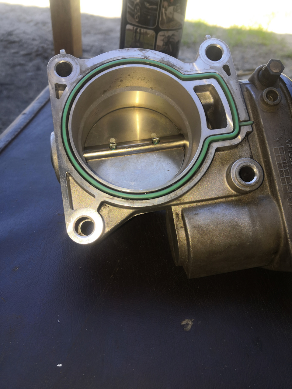 Дроссель 60 мм от ФМ4 2.3 и демпфер от VOLVO — Ford Focus Hatchback II ...