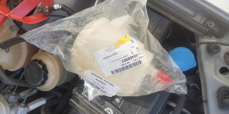 Замена бачка ГУРа — Daewoo Lanos, 1,5 л, 2008 года | запчасти | DRIVE2