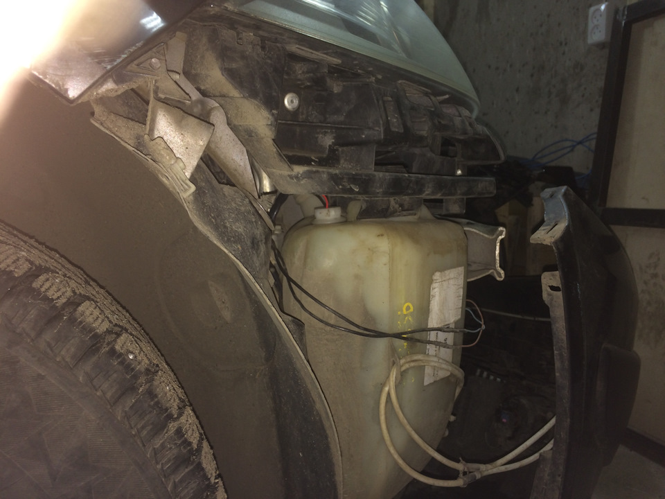 Веерные форсунки + омыватель фар — Renault Megane II, 1,6 л, 2008 года ...