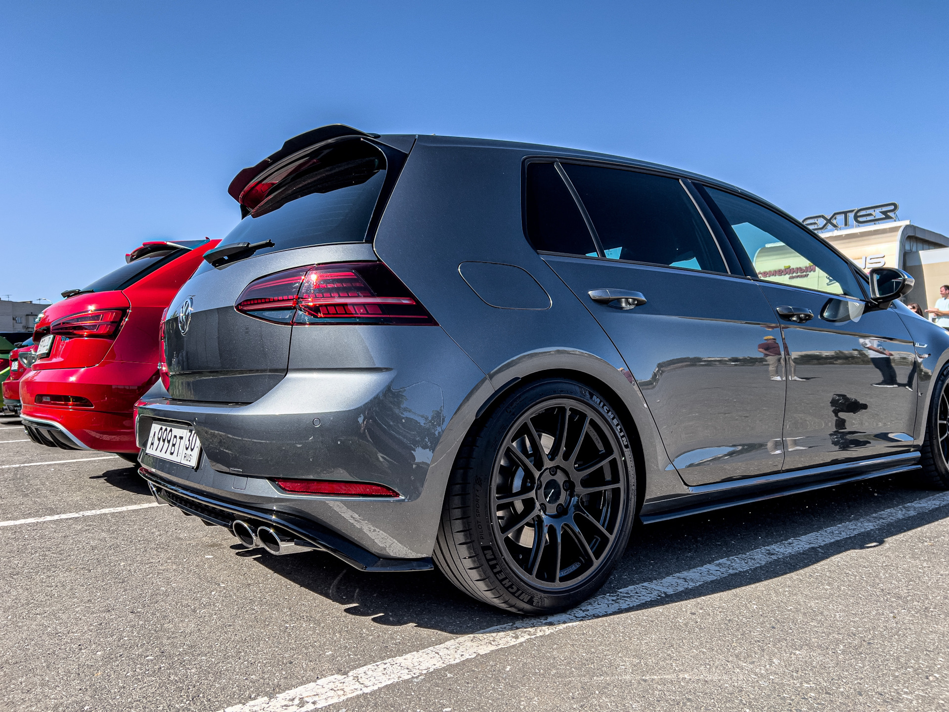 #6 — Volkswagen Golf R Mk7, 2 л, 2018 года | фотография | DRIVE2