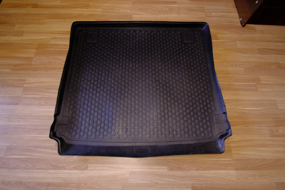 Ковёр багажника оригинал на Opel Astra H, Volvo XC70 I, Volvo XC70 II ...