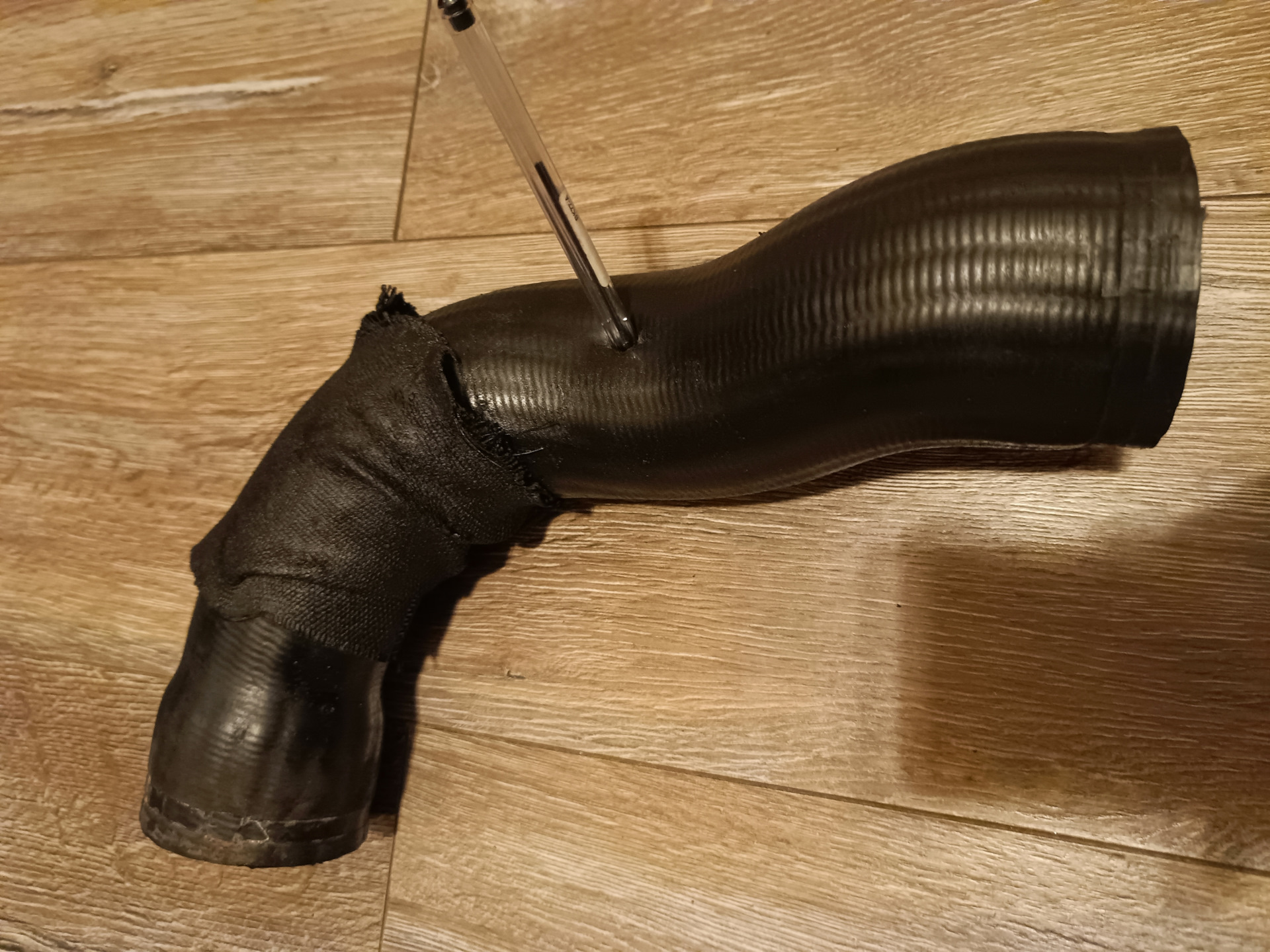 Замена патрубка интеркулера — Volvo XC60 (1G), 2,4 л, 2009 года ...