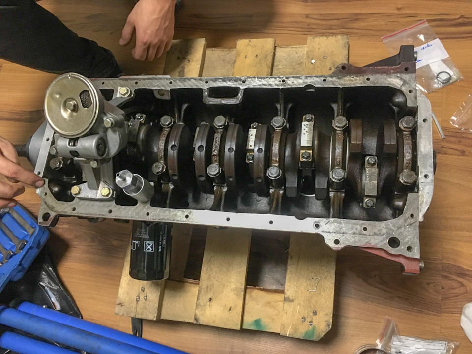 M20B20: сборка блока двигателя — BMW 5 series (E28), 2 л, 1987 года ...