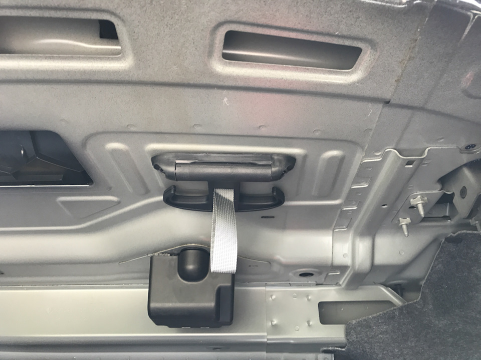 Накладка на коврик — Volkswagen Polo Sedan, 1,6 л, 2016 года ...