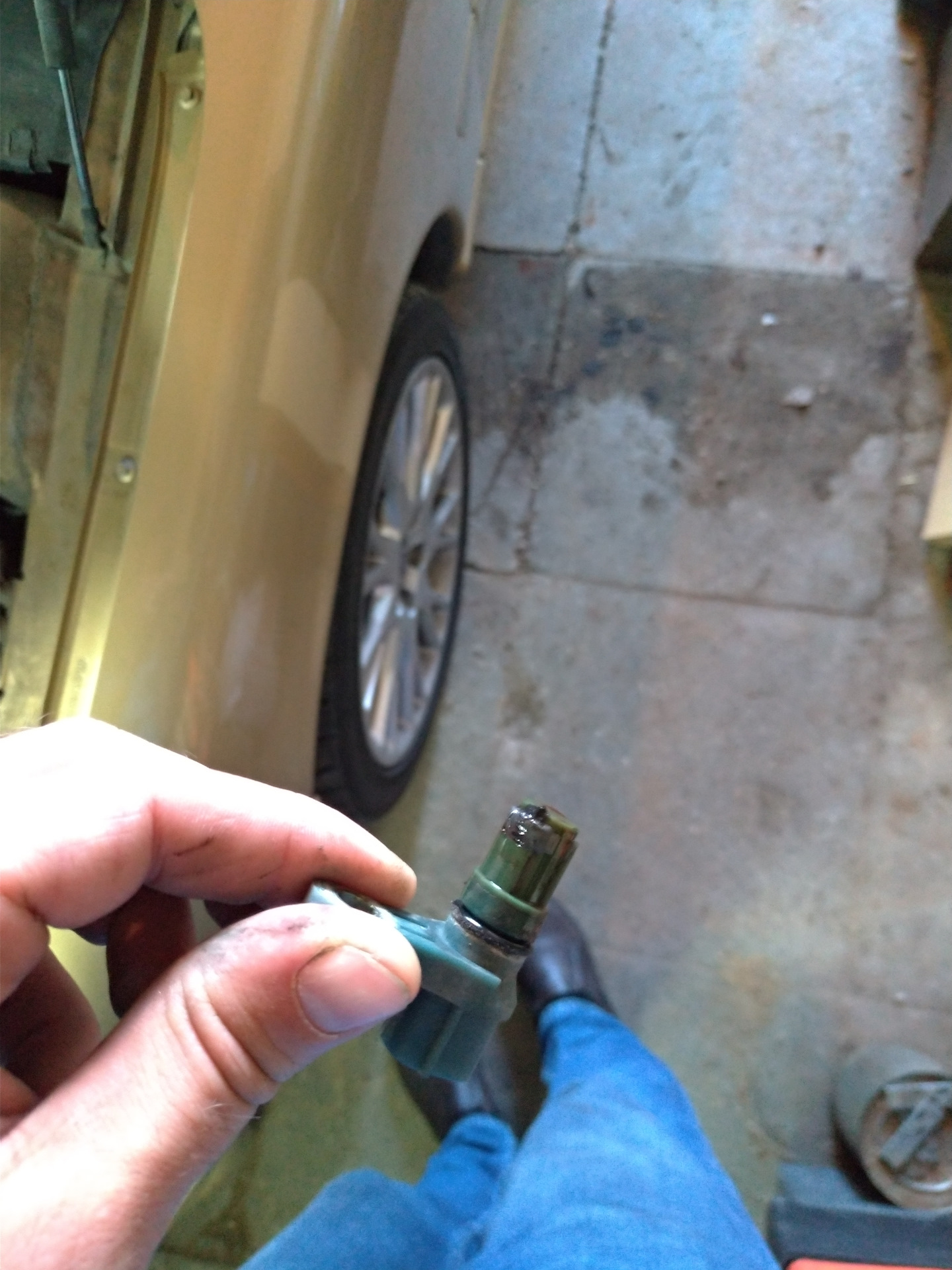 Профилактичесткая очистка дросселя, датчиков: MAF, качества воздуха и ...