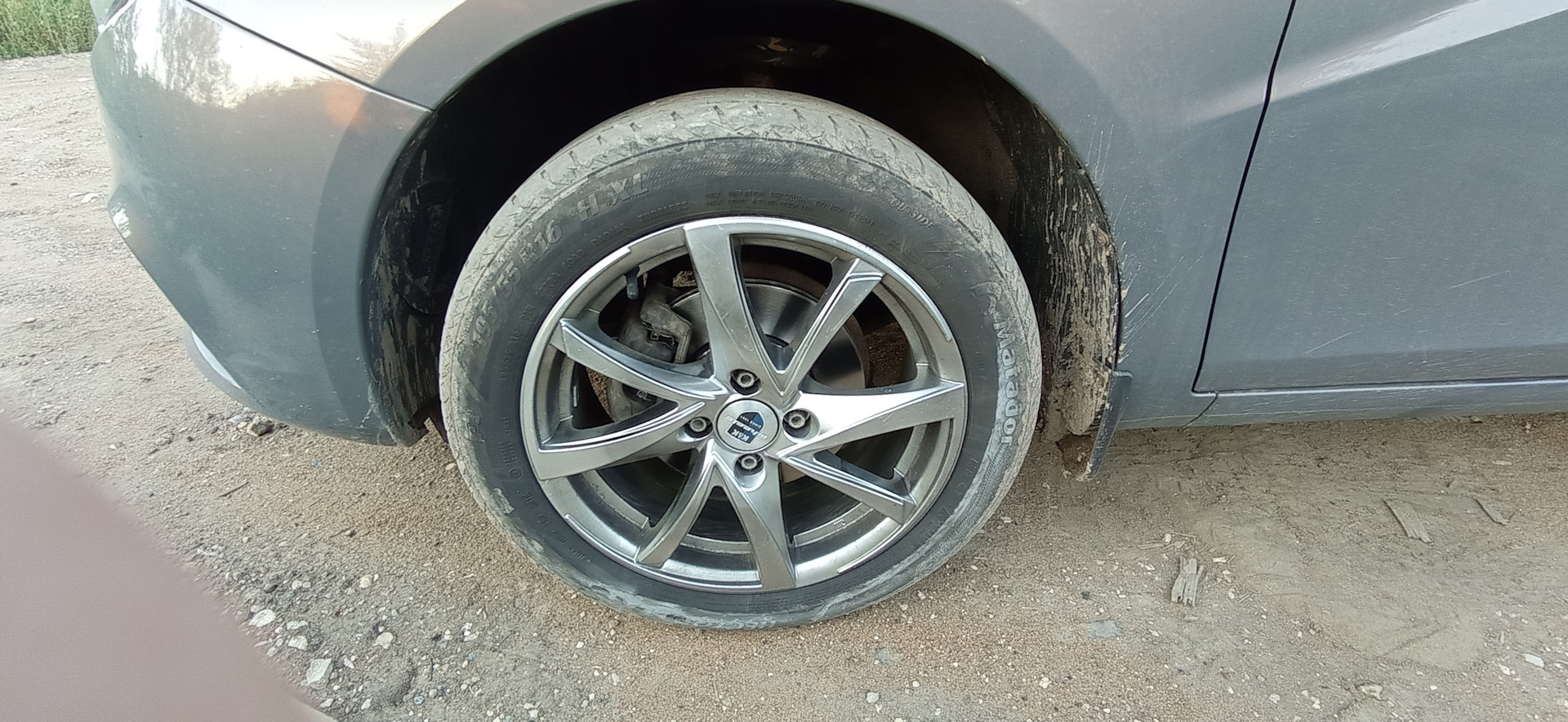 Замена передних тормозов — Lada Vesta, 1,6 л, 2018 года | расходники ...