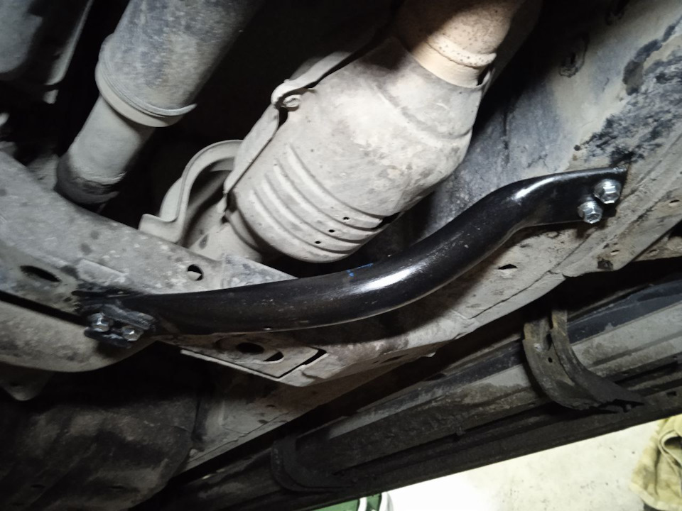 Кронштейн коробки передач и суровость физики — Toyota Land Cruiser ...