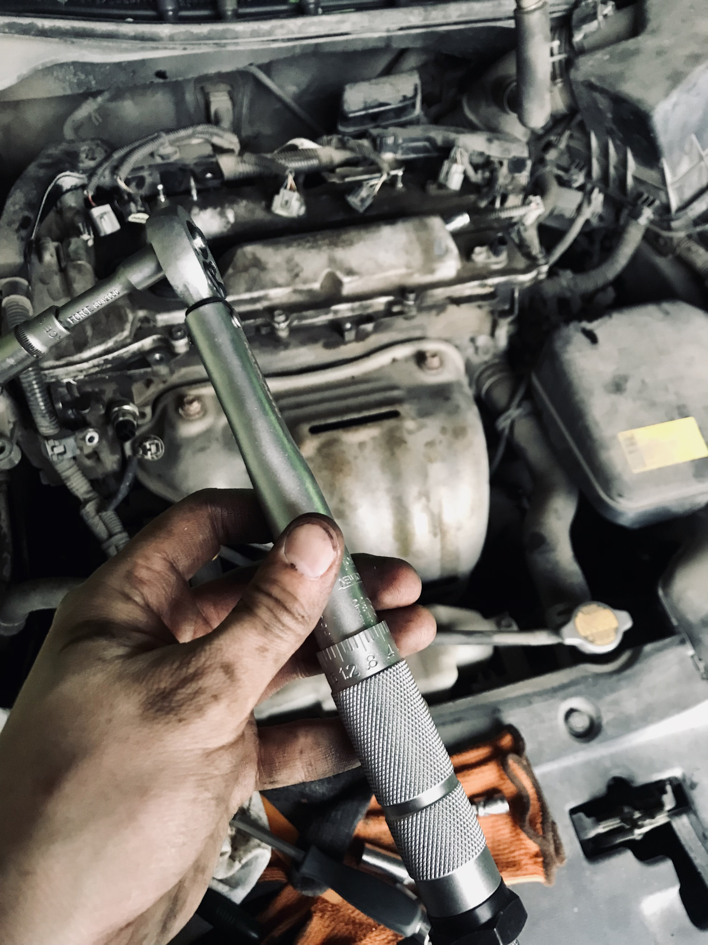 Замена прокладки клапанной крышки — Toyota Camry (XV50), 2,5 л, 2012 ...