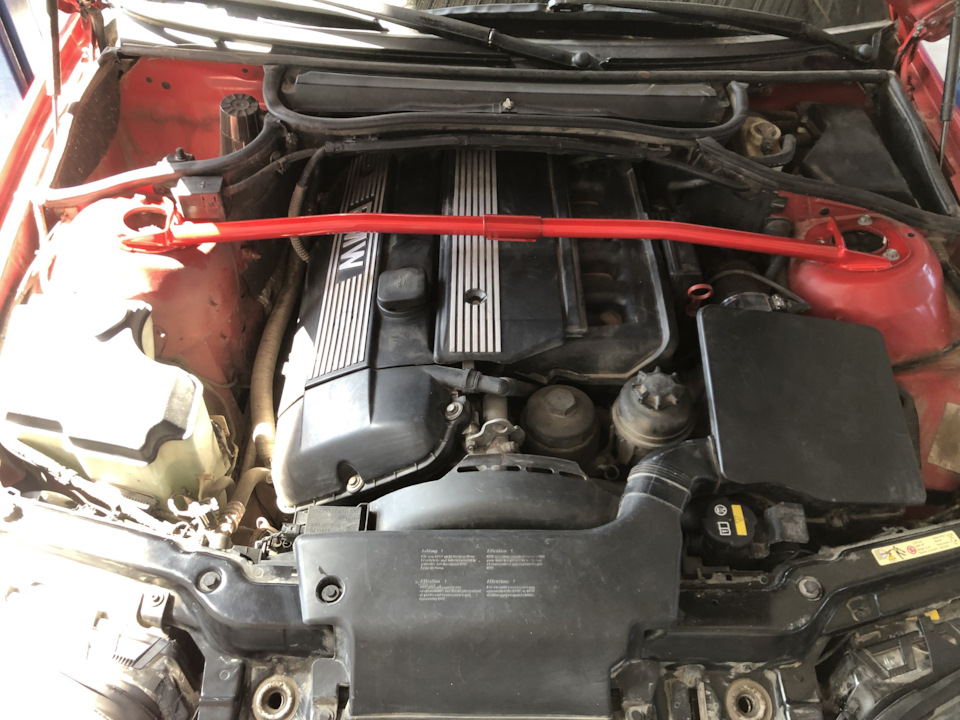 38. Установка передних распорок с Челябинска — BMW 3 series (E46), 2,2 ...